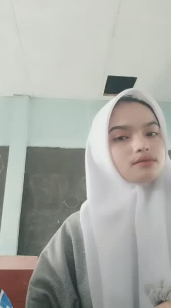 dania putri Liveshow HD Live &Video - Watch dania putri Playing ...